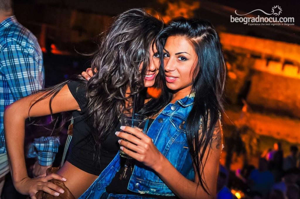 Mesec jun: Kako da osvojite blizanca? | Beograd Noću